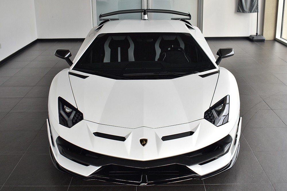 Lamborghini Aventador Matte White