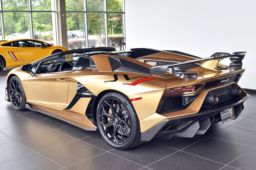 Lamborghini Aventador J Oro