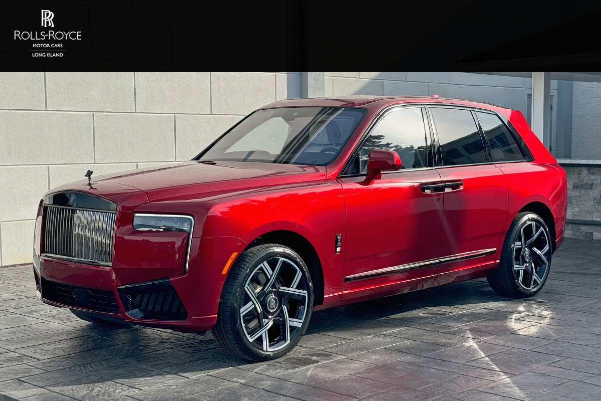 Rolls Royce Cullinan Rolls Royce Cullinan 6.75 V12 Driving
